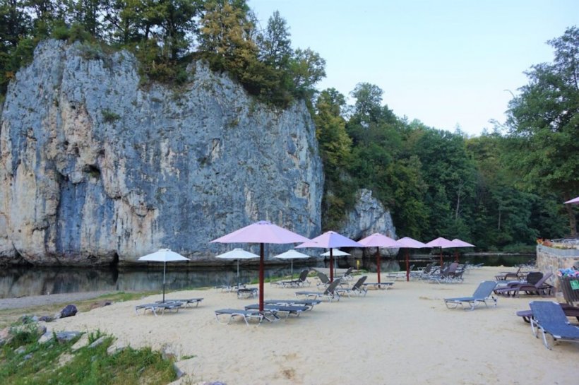 Plaja sălbatică din România care arată ca cele din Thailanda